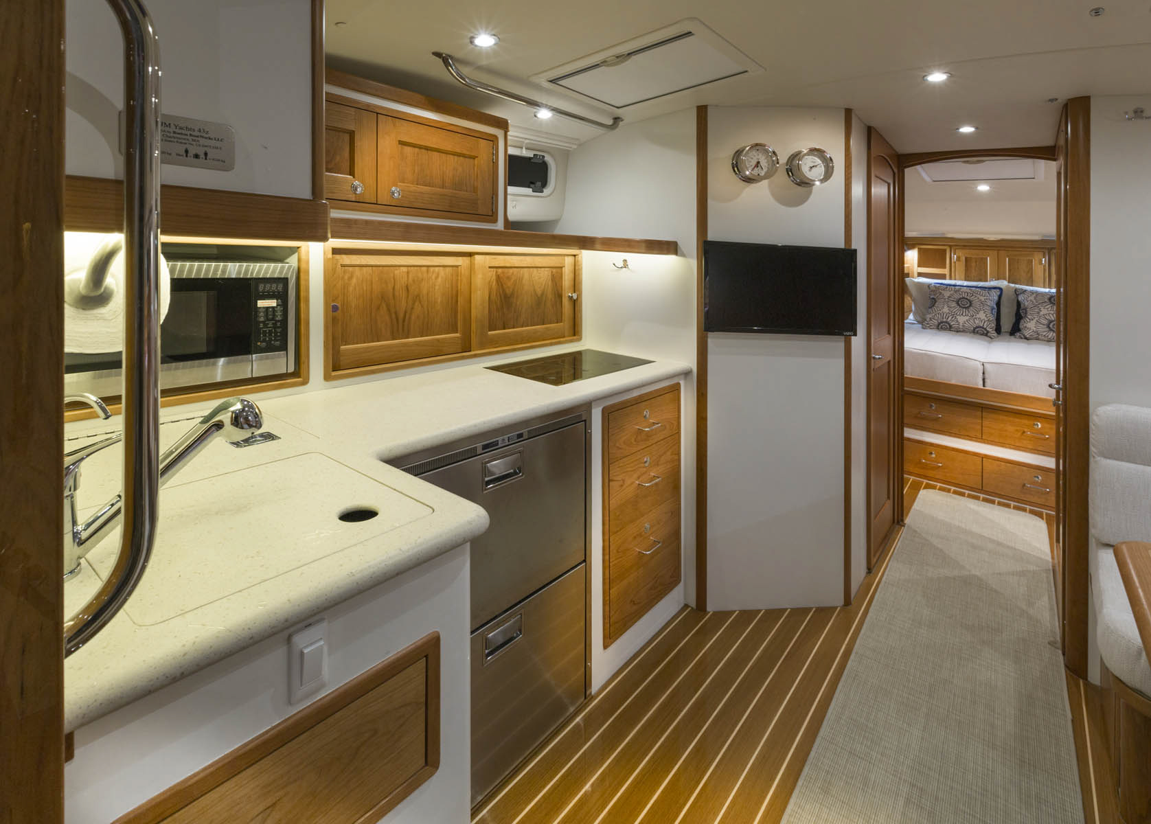 Inside the MJM 43z - DiMillo's Yacht Sales