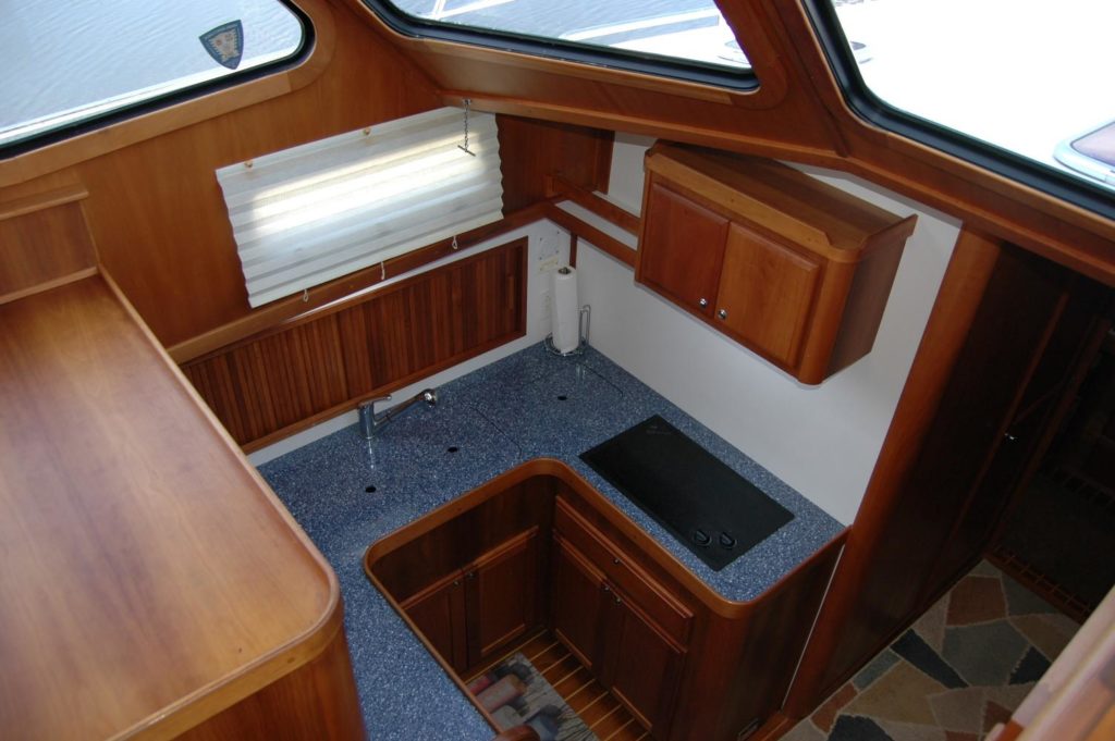 Featured Listing: 2005 Sabre 42 Flybridge Sedan - DiMillo's Yacht Sales