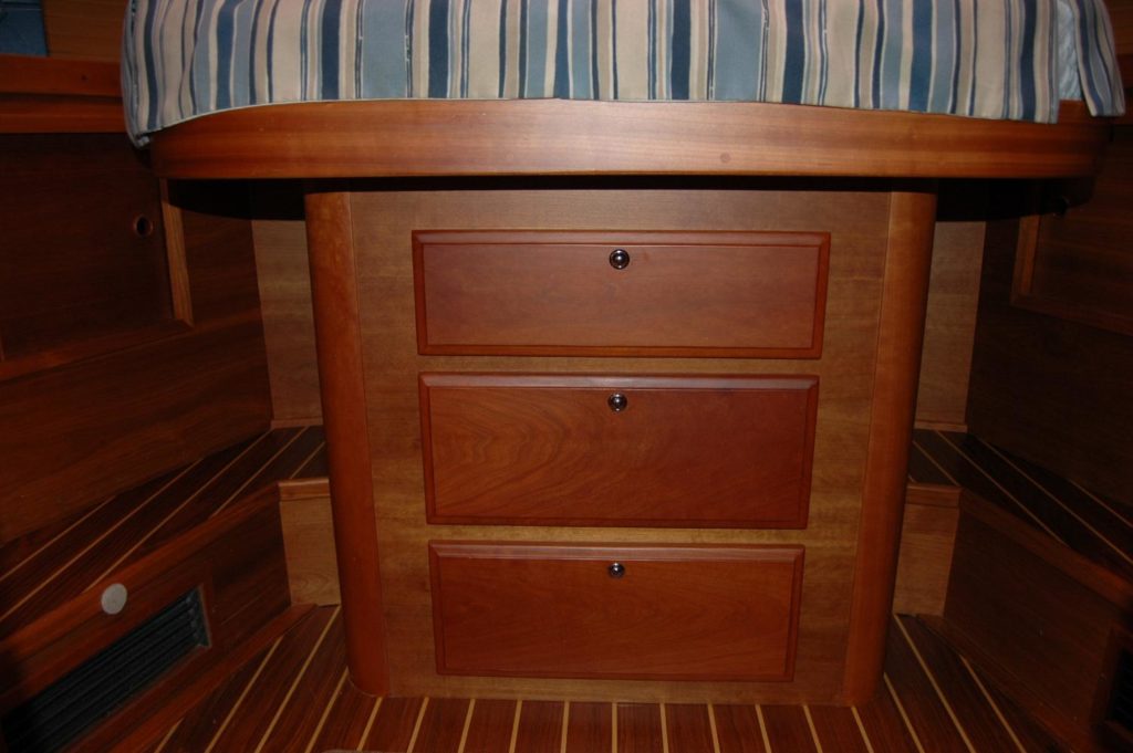 Featured Listing: 2005 Sabre 42 Flybridge Sedan - DiMillo's Yacht Sales