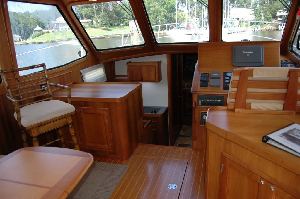 Featured Listing: 2005 Sabre 42 Flybridge Sedan - DiMillo's Yacht Sales