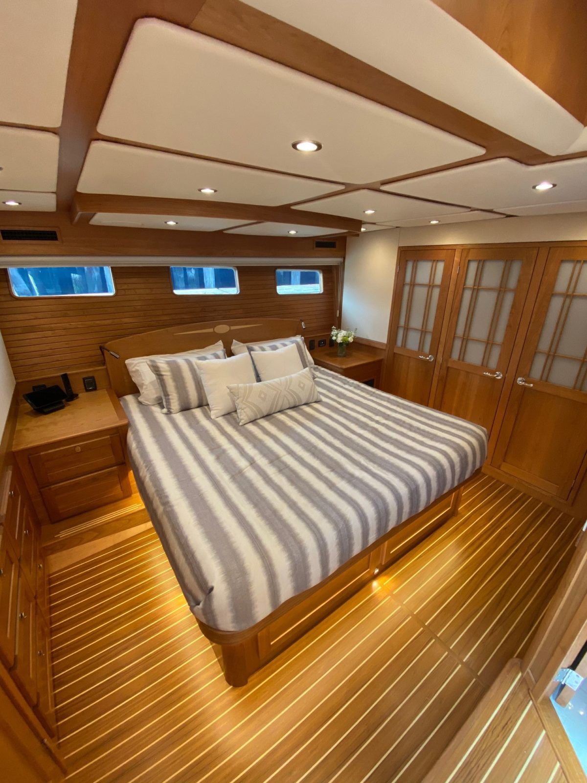 Featured Listing 2021 Sabre 58 Salon Express - DiMillo's Yacht Sales