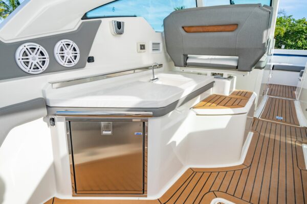 Tiara 34LX Luxury Crossover - DiMillo's Yacht Sales
