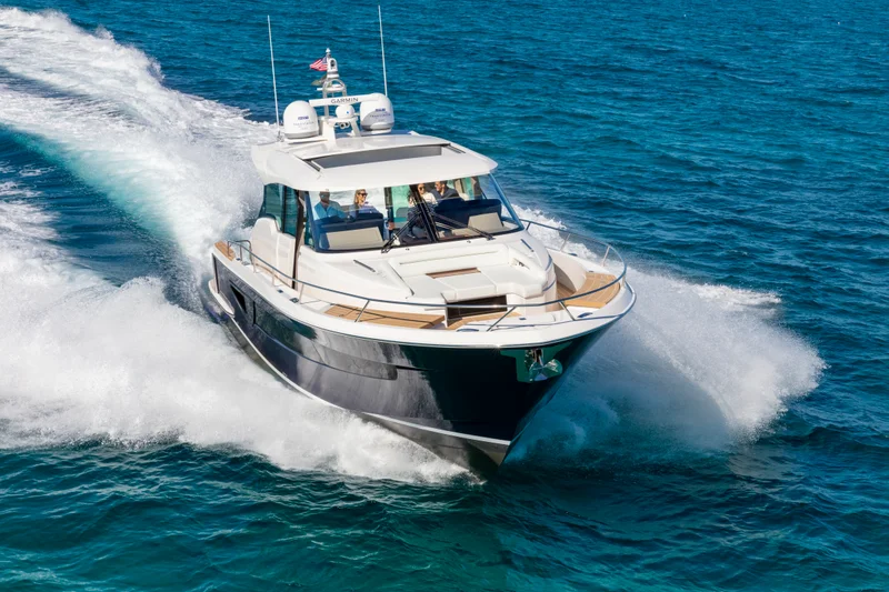 Explore the Tiara EX 60 - DiMillo's Yacht Sales